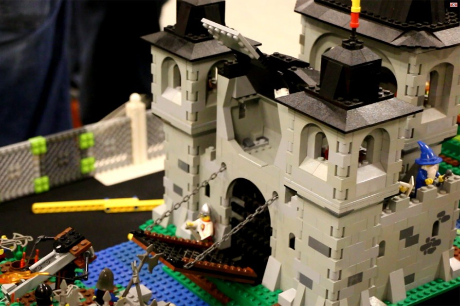 Lego Great Ball Contraption: 60 Technic Module aneinander gereiht ...