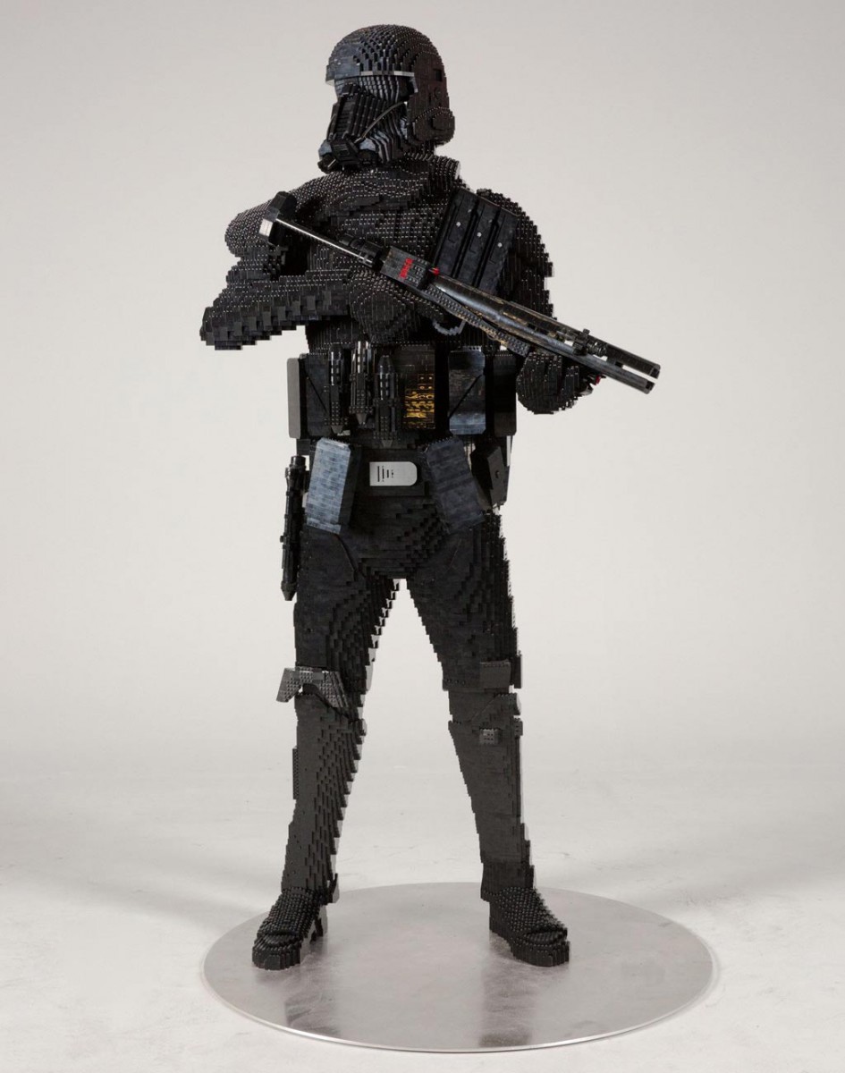 SDCC: LEGO Rogue One Death Trooper Figur – aber keine Sets - zusammengebaut