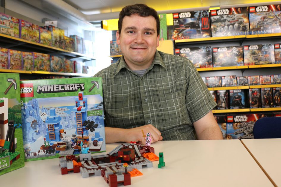 LEGO Minecraft Designer Interview mit Joe Kyde - zusammengebaut
