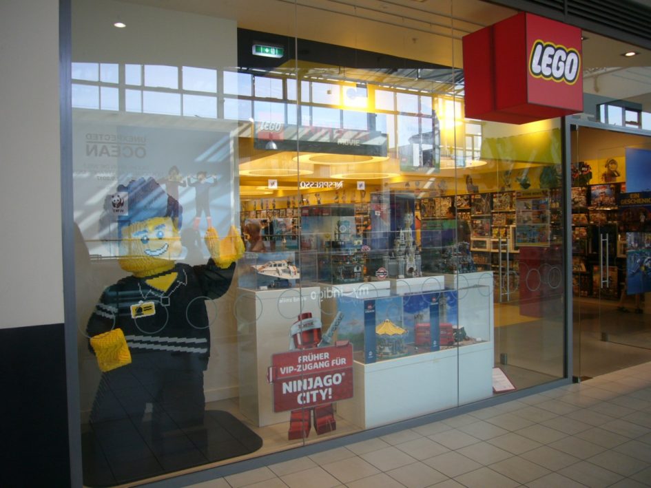 LEGO Store Wien im Donau Zentrum: Hereinspaziert - zusammengebaut
