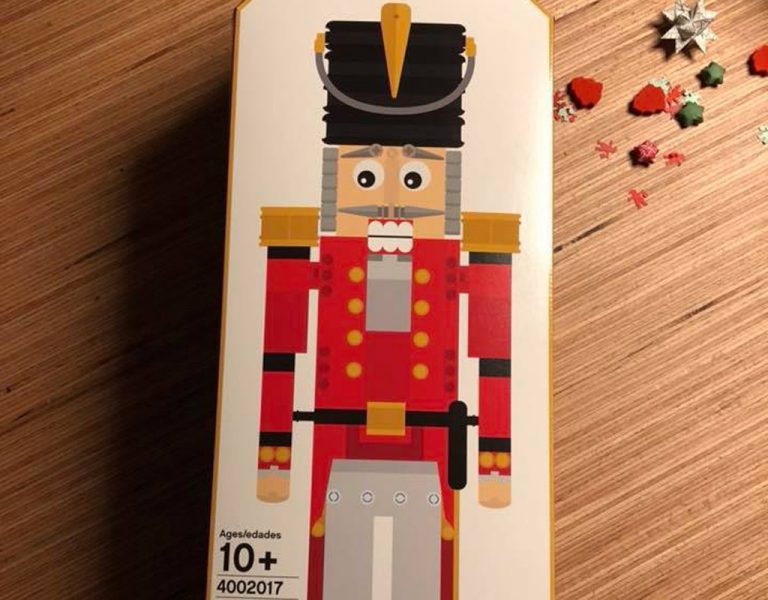 LEGO Mitarbeiter Set 2017: Nussknacker 4002017 - zusammengebaut