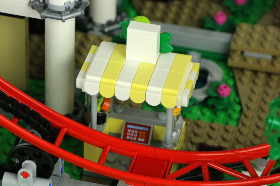 LEGO Creator Expert 10261 Achterbahn im Review - zusammengebaut