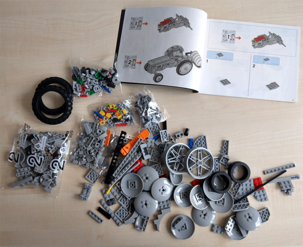 LEGO Ferguson Tractor 4000025: Inside Tour 2018 Set im Review ...