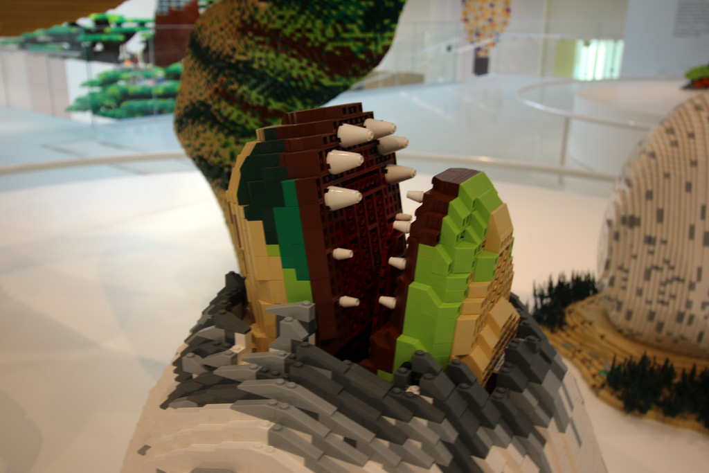 Die LEGO Dino-Babies sind im LEGO House geschlüpft - zusammengebaut