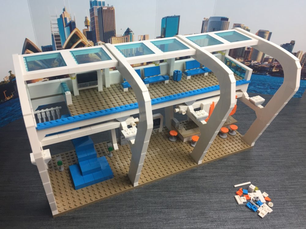 LEGO Skyline Express im Review: Hommage an die Monorail! - zusammengebaut