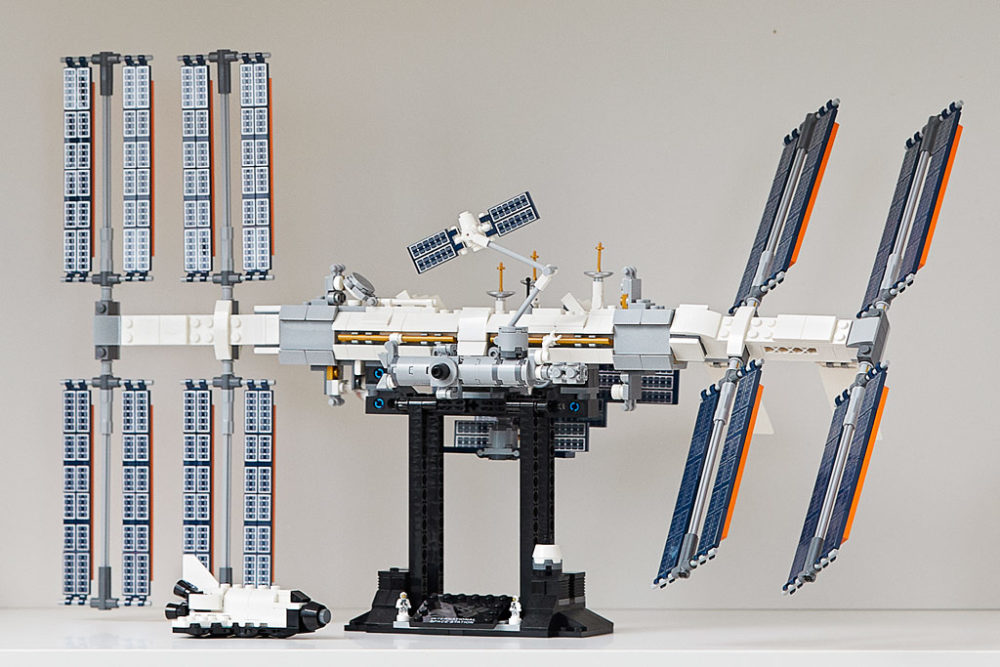 LEGO Ideas 21321 International Space Station: Designer-Video ...