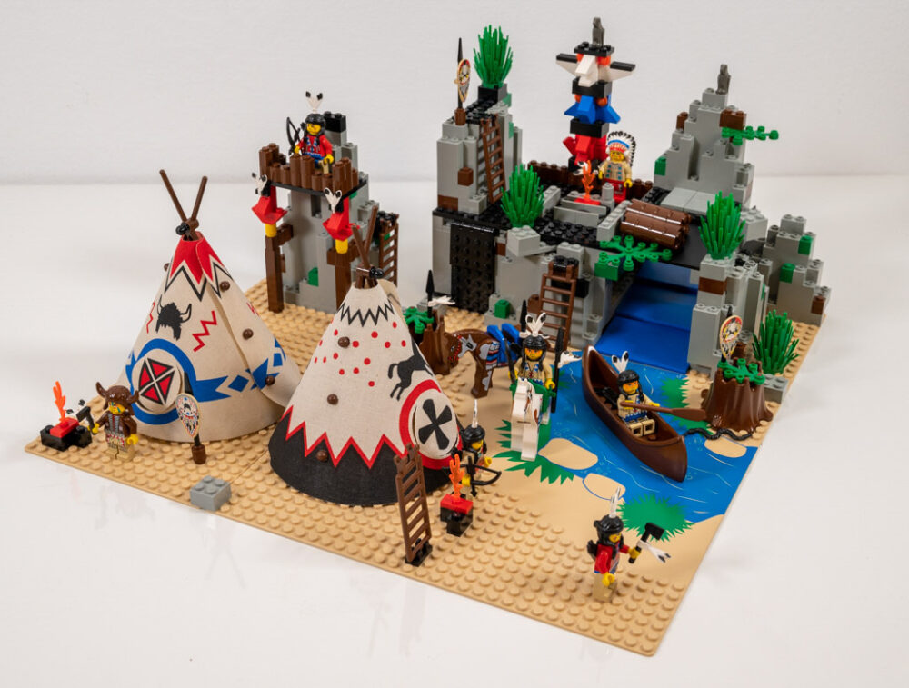 LEGO 6766/6763 Indianerdorf im Classic Review - zusammengebaut