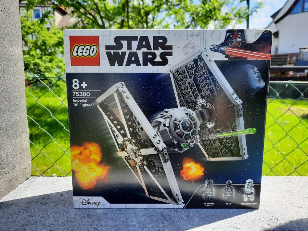 LEGO Star Wars 75300 Imperial TIE Fighter im Review - zusammengebaut