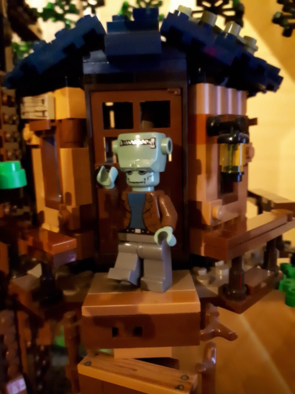 LEGO ist zum Gruseln! Frankensteins Monster zu Halloween - zusammengebaut