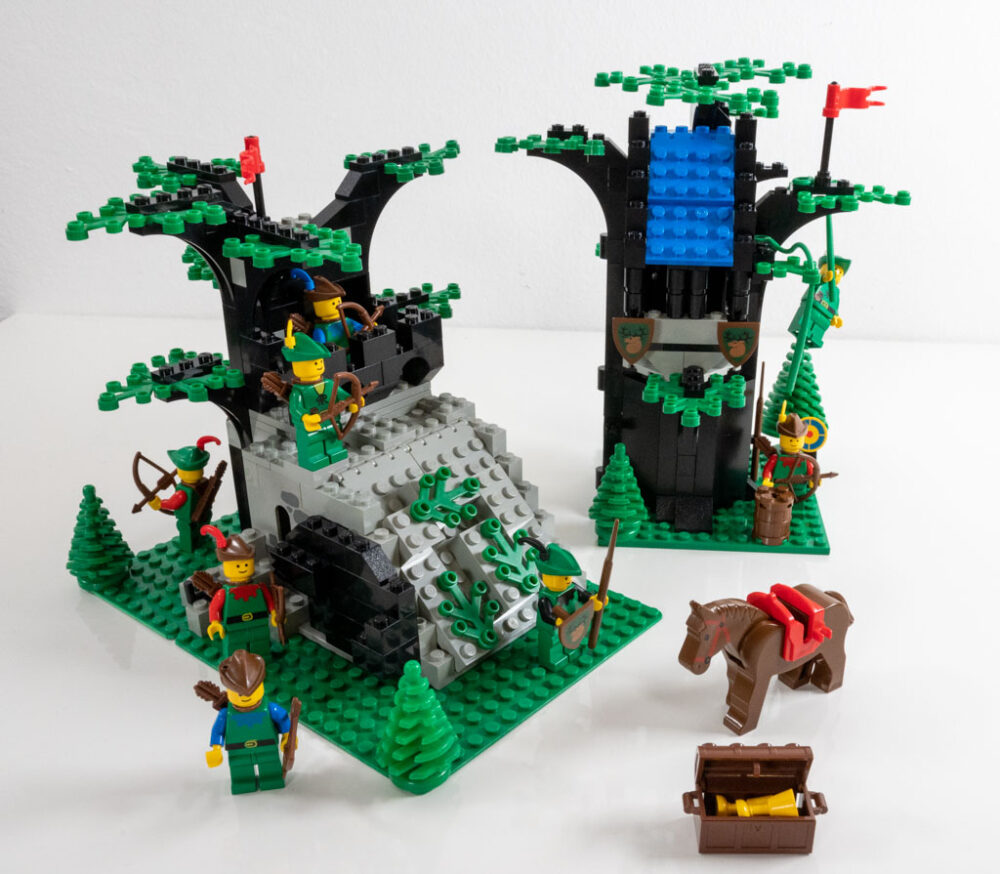 LEGO 6066 Forestmen Camouflaged Outpost im Classic Review - zusammengebaut