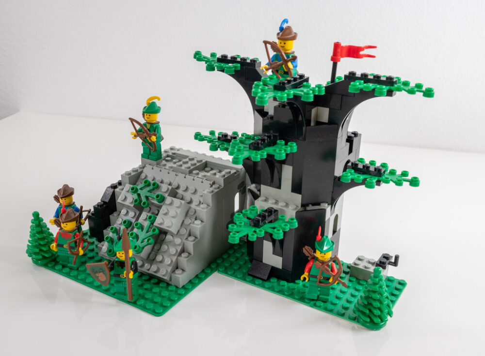 LEGO 6066 Forestmen Camouflaged Outpost im Classic Review - zusammengebaut