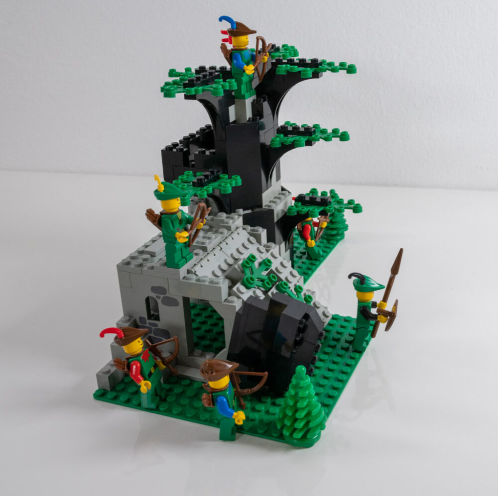 LEGO 6066 Forestmen Camouflaged Outpost im Classic Review - zusammengebaut