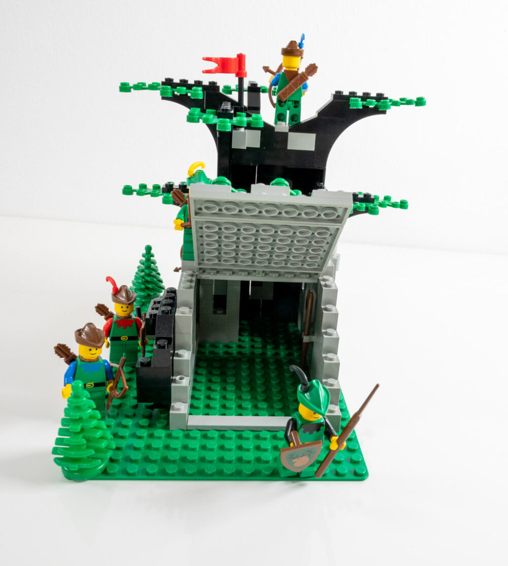 LEGO 6066 Forestmen Camouflaged Outpost im Classic Review - zusammengebaut