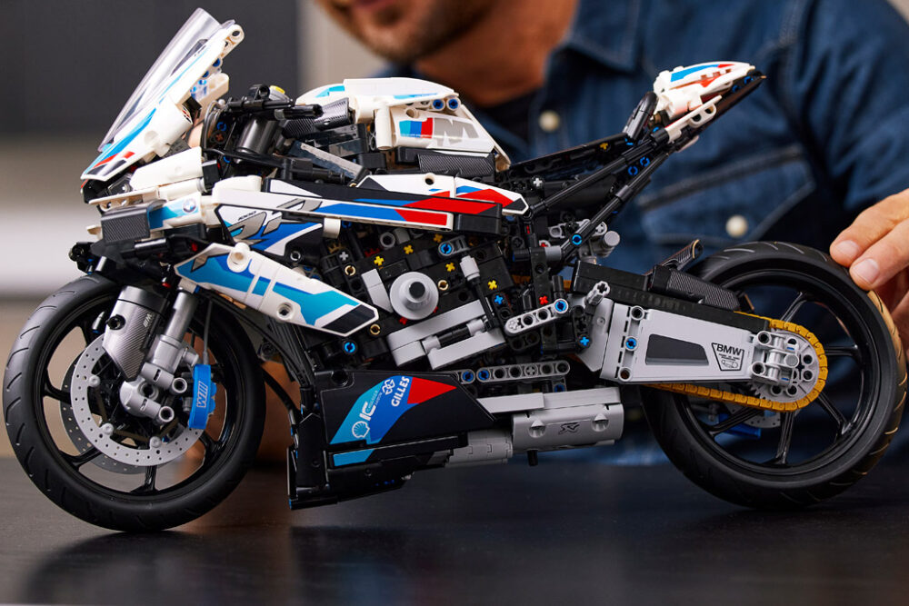 LEGO Technic 42130 BMW M 1000 RR offiziell vorgestellt! - zusammengebaut