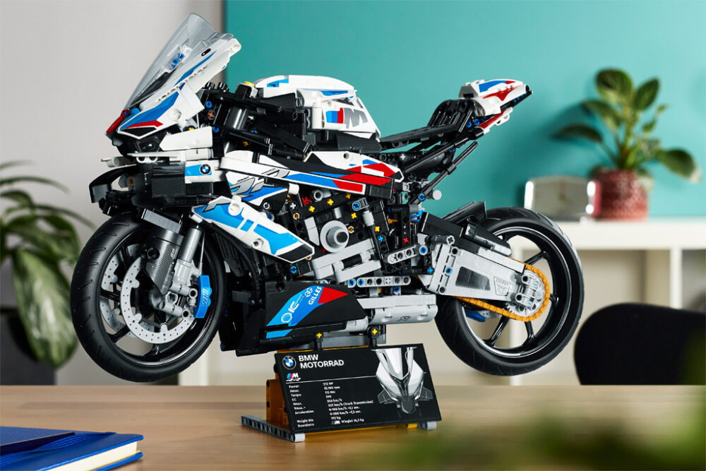 LEGO Technic 42130 BMW M 1000 RR offiziell vorgestellt! - zusammengebaut