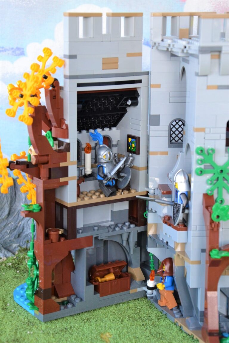 LEGO BrickLink Castle in the Forest im Review - zusammengebaut