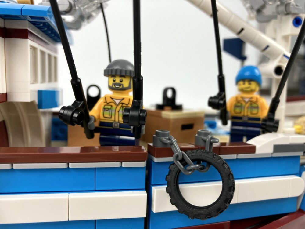 LEGO Bricklink Designer Program 910010 Great Fishing Boat im Review ...