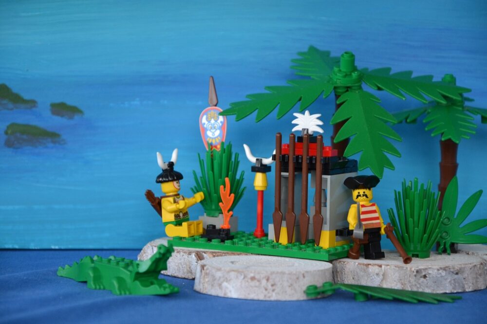 LEGO Pirates 6246 Crocodile Cage im Classic Review - zusammengebaut