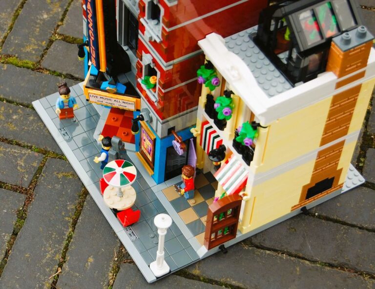 LEGO Icons 10312 Jazzclub im Review: Das Modular Building 2023 ...