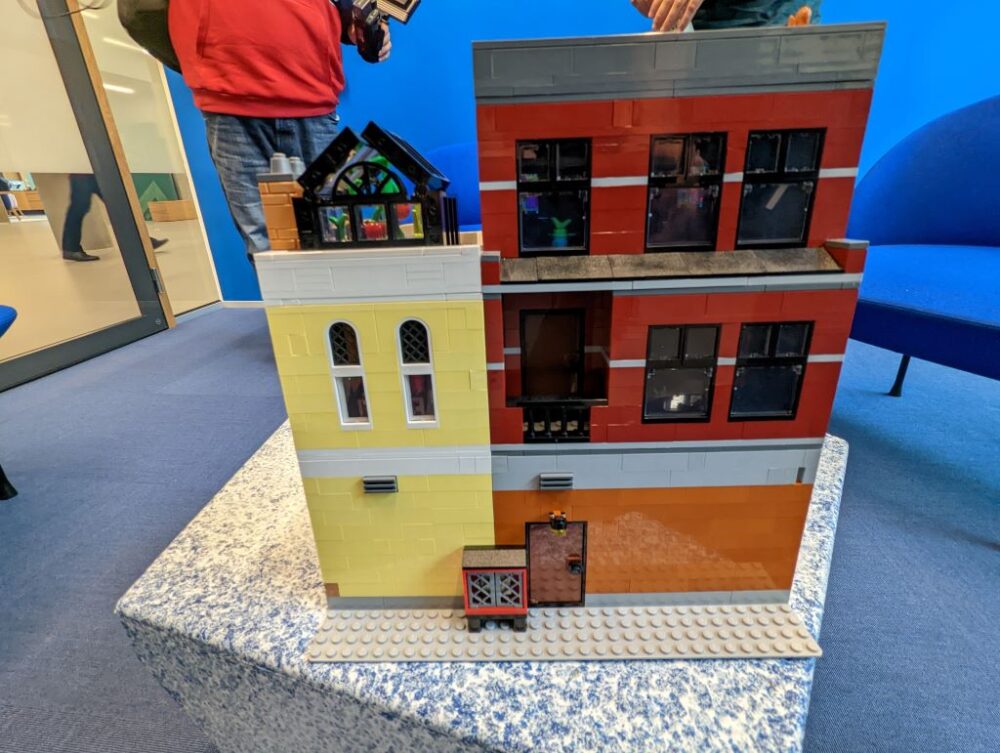 LEGO 10312 Jazz Club: Neues Modular Building 2023 – Bilder und ...