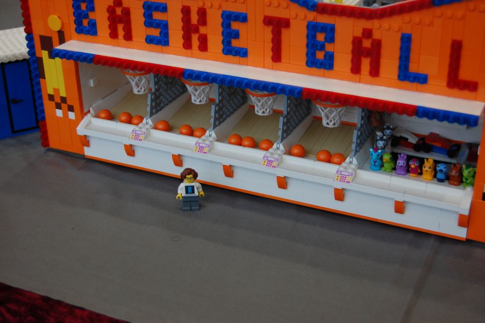 Spielwarenmesse 2023 in Nürnberg: Auf der Suche nach LEGO - zusammengebaut