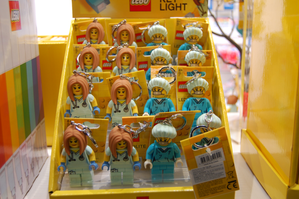 Spielwarenmesse 2023 in Nürnberg: Auf der Suche nach LEGO - zusammengebaut