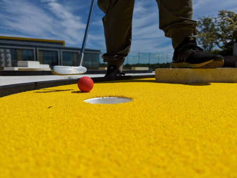 LEGOLAND Windsor bekommt ersten LEGO Minigolf-Platz - zusammengebaut