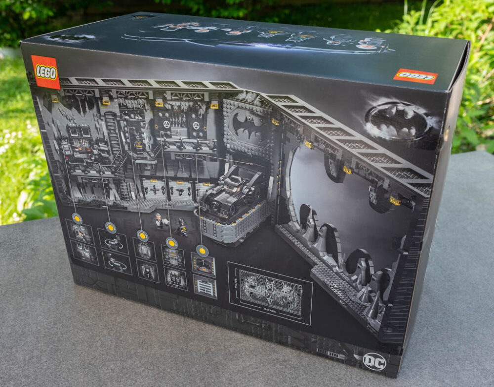 LEGO DC 76252 Bathöhle - Schaukasten im Review - zusammengebaut