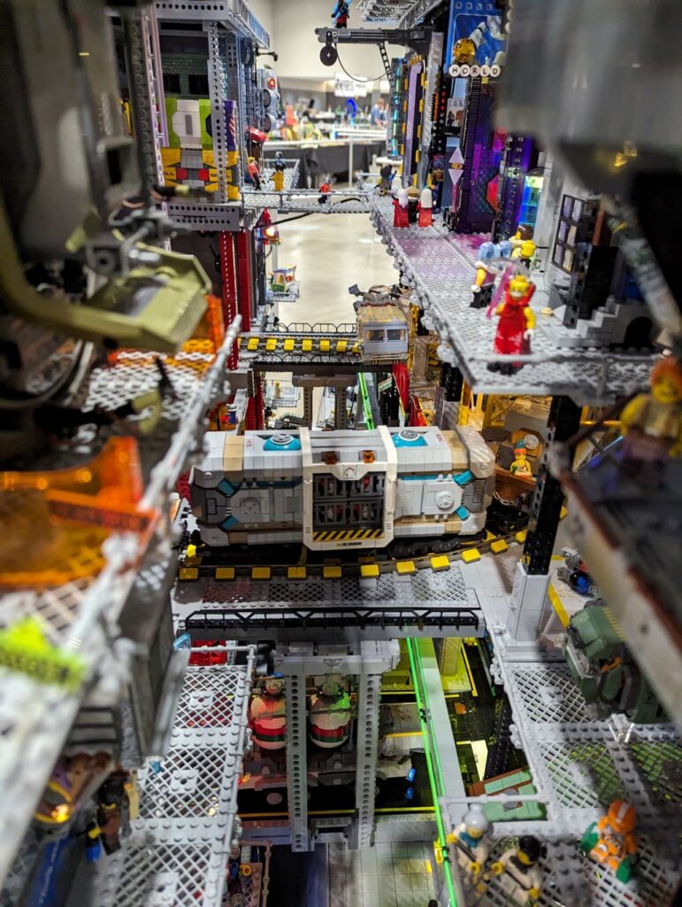 Riesiges LEGO Cyberpunk Modell von 80 Leuten: Interview und Bilder ...