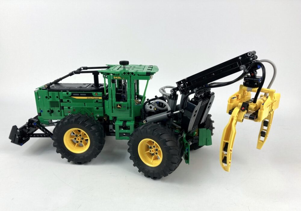 LEGO Technic 42157 John Deere 948L-II Skidder im Review - zusammengebaut