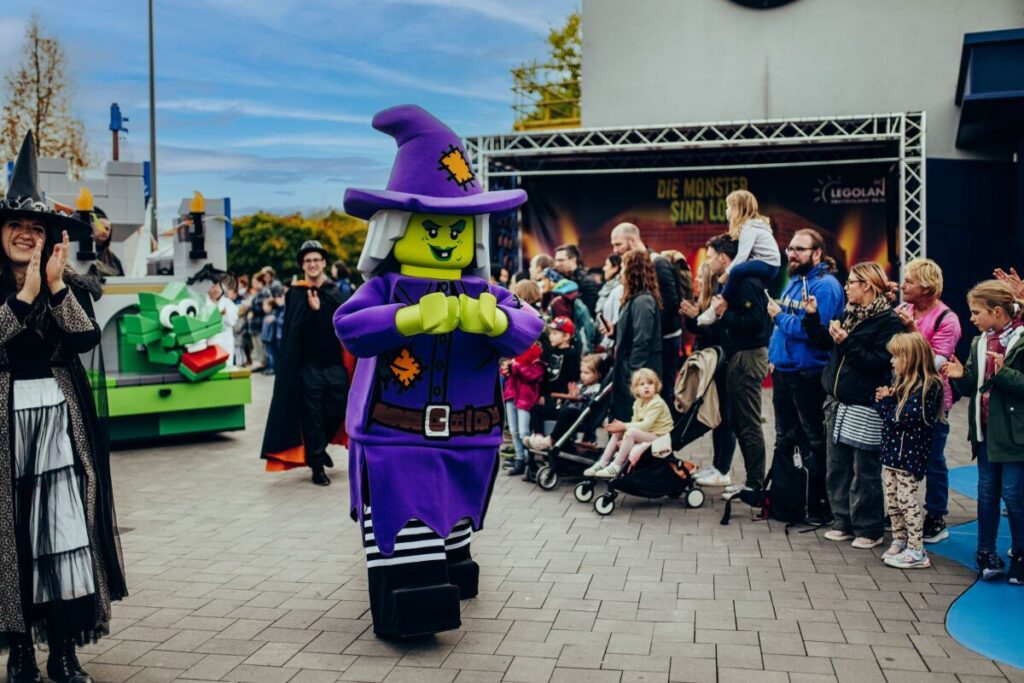LEGOLAND Deutschland öffnet länger und feiert eine Monster-Party ...