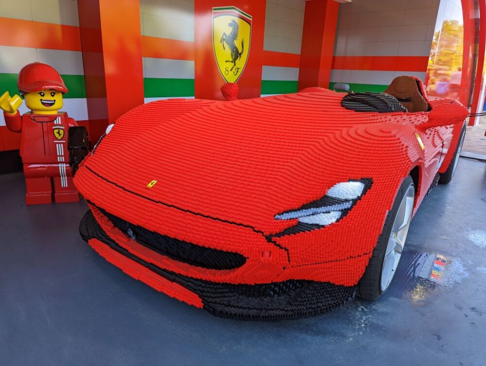 LEGO News: Ferrari, Traumjob und Traumreise - zusammengebaut