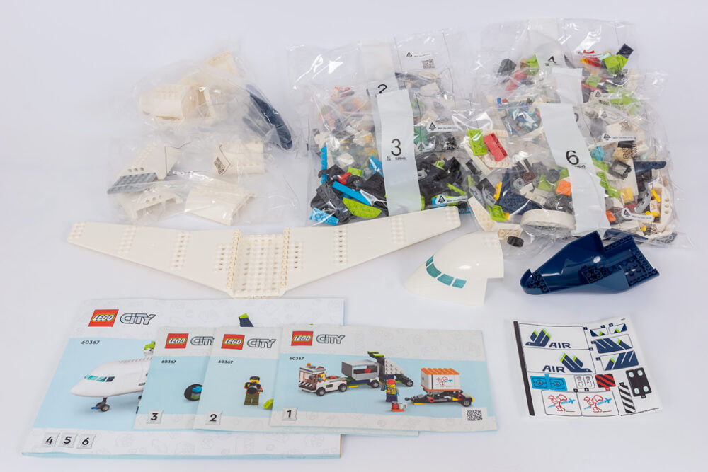 LEGO City 60367 Passagierflugzeug im Review - zusammengebaut