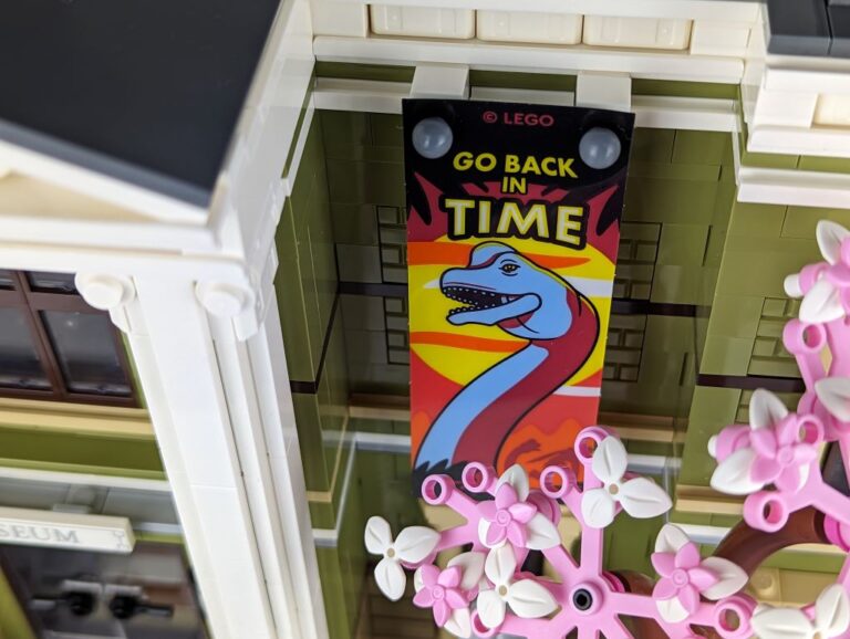 LEGO 10326 Museum im Review: Neues Modular Building 2024! - zusammengebaut