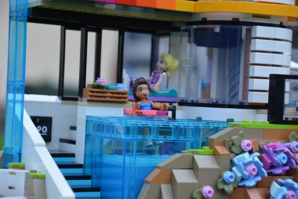 LEGO Friends 42639 Andreas moderne Villa im Review - zusammengebaut