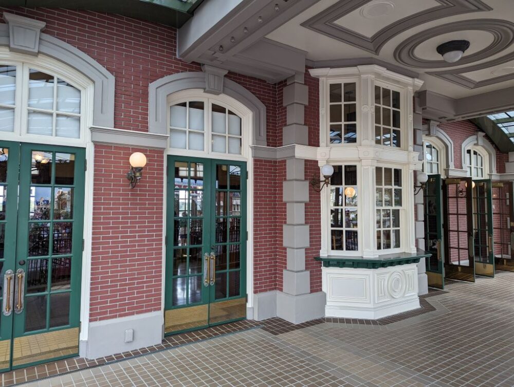 Walt Disney World: LEGO Sets im Original - zusammengebaut