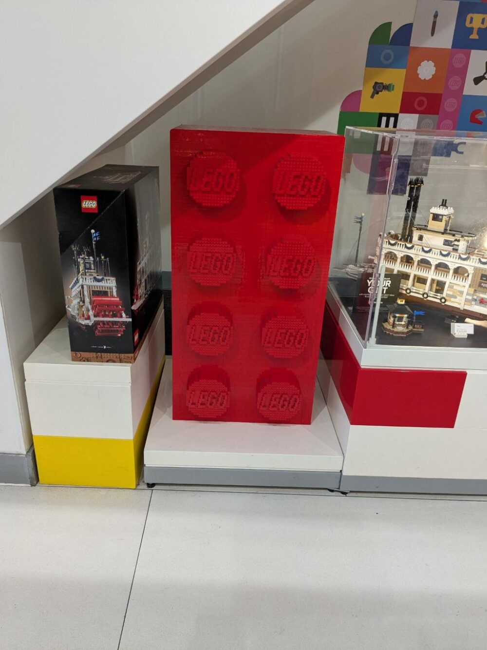 LEGO News: Schloss, Bahnhof, Piraten und Dublin - zusammengebaut