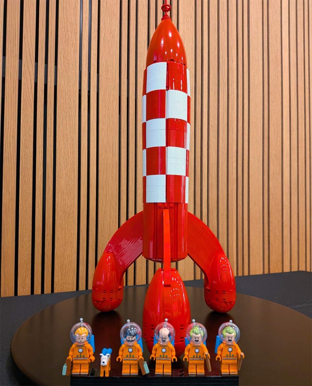 LEGO Ideas 21367 Tim und Struppi Mondrakete vorgestellt - zusammengebaut